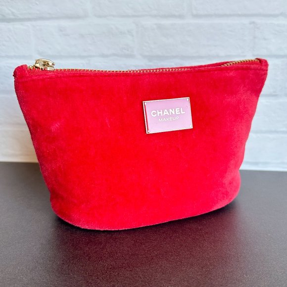 CHANEL | Bags | Chanel Limited Edition Holiday Red Velvet Makeup Case ...